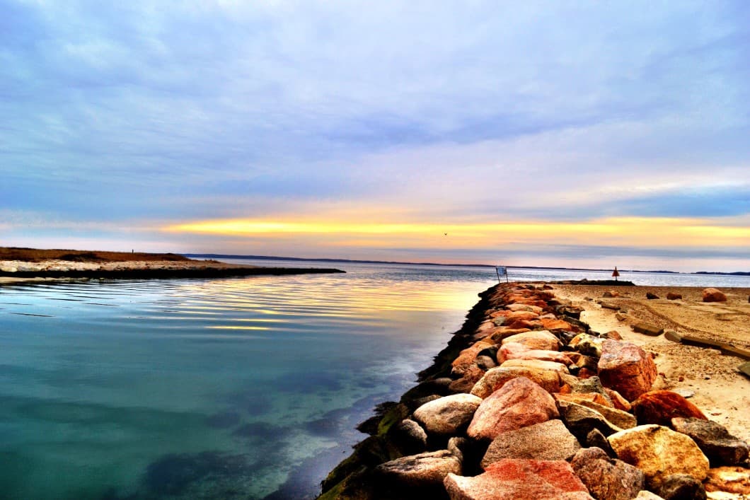 Lake Tashmoo Town Beach | Martha's Visit