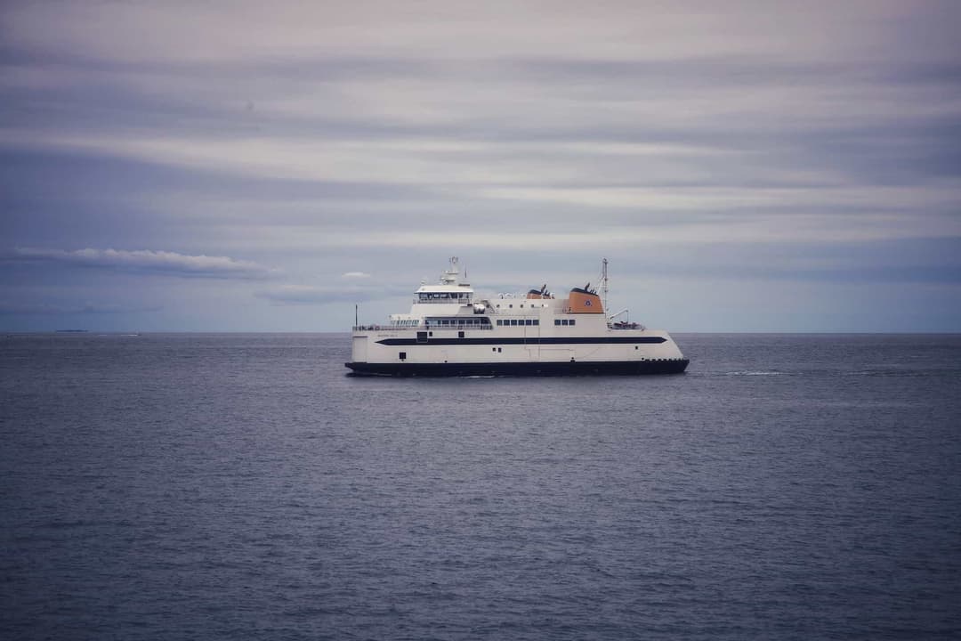 Martha's Vineyard Ferry Guide: Schedules, Ticket Prices & Tips